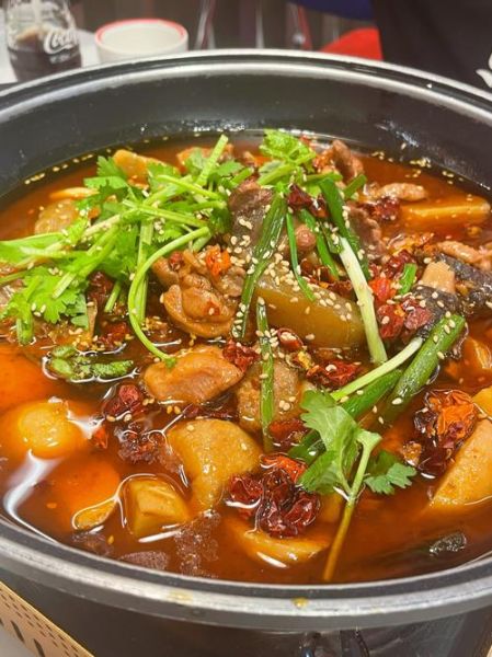 芋儿烧鸡的做法川味_芋儿烧鸡怎么做好吃-第1张图片-山城妙识 芋儿烧鸡的做法川味_芋儿烧鸡怎么做好吃-第1张图片-山城妙识