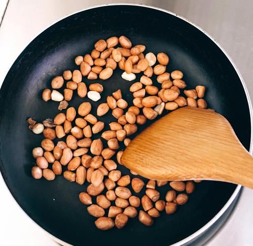 糖霜花生怎么做_糖霜花生为什么粘不上糖霜-第2张图片-山城妙识 糖霜花生怎么做_糖霜花生为什么粘不上糖霜-第2张图片-山城妙识