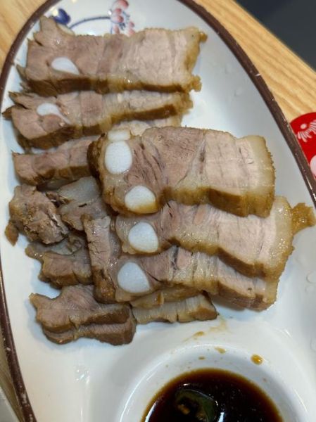 清蒸五花肉怎么做_肥而不腻的秘诀-第1张图片-山城妙识