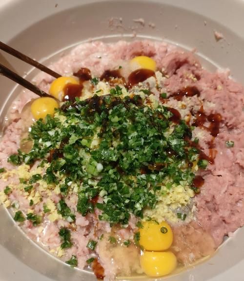 炸猪肉丸子怎么做_炸猪肉丸子酥脆技巧-第3张图片-山城妙识 炸猪肉丸子怎么做_炸猪肉丸子酥脆技巧-第3张图片-山城妙识