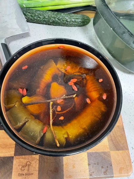 新鲜的鳗鱼怎么炖汤_鳗鱼汤去腥技巧-第1张图片-山城妙识 新鲜的鳗鱼怎么炖汤_鳗鱼汤去腥技巧-第1张图片-山城妙识