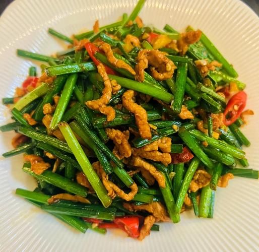 韭菜花炒肉丝怎么炒好吃_韭菜花炒肉丝的家常做法-第2张图片-山城妙识 韭菜花炒肉丝怎么炒好吃_韭菜花炒肉丝的家常做法-第2张图片-山城妙识