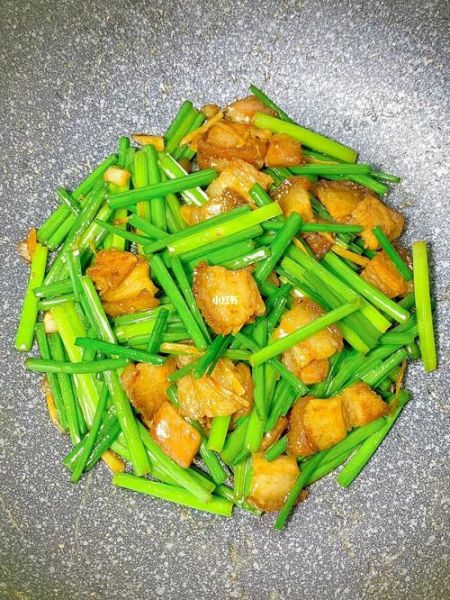 韭菜花炒肉丝怎么炒好吃_韭菜花炒肉丝的家常做法-第3张图片-山城妙识 韭菜花炒肉丝怎么炒好吃_韭菜花炒肉丝的家常做法-第3张图片-山城妙识