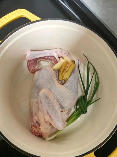 广东酱油鸡的做法_正宗酱油鸡怎么做好吃-第1张图片-山城妙识 广东酱油鸡的做法_正宗酱油鸡怎么做好吃-第1张图片-山城妙识