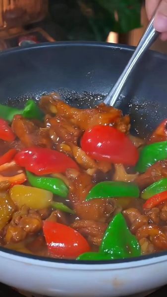 黄焖鸡怎么做才入味_黄焖鸡家常做法步骤-第3张图片-山城妙识