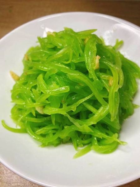 炒莴苣怎么炒才脆_莴苣用不用焯水-第1张图片-山城妙识 炒莴苣怎么炒才脆_莴苣用不用焯水-第1张图片-山城妙识