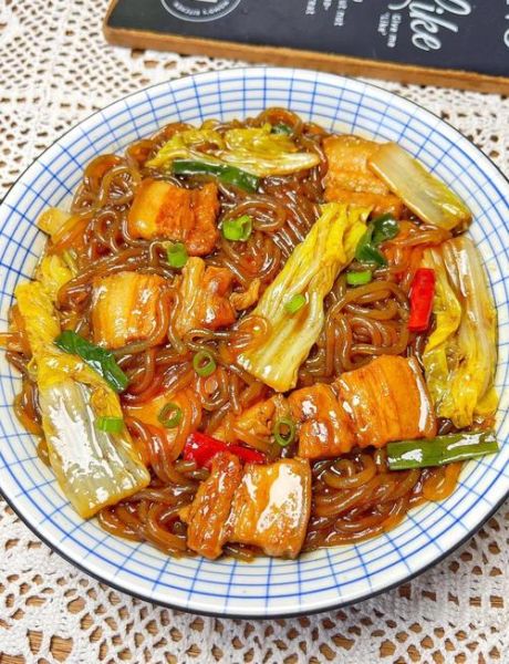 猪肉炖粉条怎么做好吃_猪肉炖粉条的家常做法窍门-第1张图片-山城妙识 猪肉炖粉条怎么做好吃_猪肉炖粉条的家常做法窍门-第1张图片-山城妙识