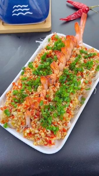 大虾粉丝蒜蓉怎么做_蒜蓉粉丝蒸虾窍门-第3张图片-山城妙识