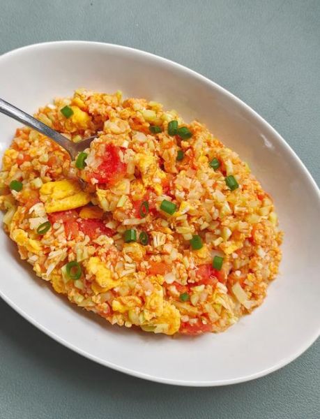 西红柿炒米饭怎么做_西红柿炒米饭先炒蛋还是先炒西红柿-第1张图片-山城妙识 西红柿炒米饭怎么做_西红柿炒米饭先炒蛋还是先炒西红柿-第1张图片-山城妙识