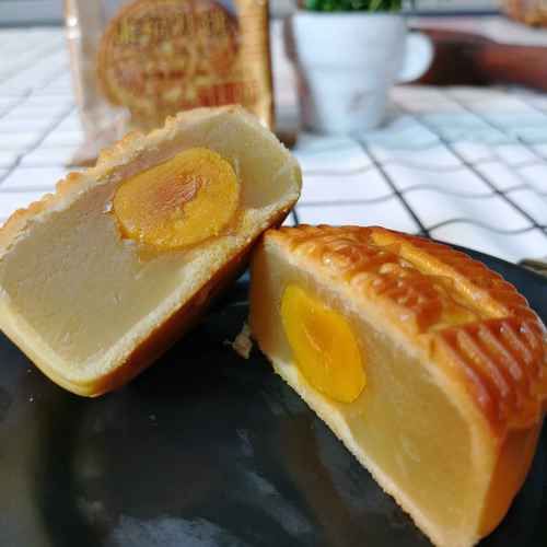 莲蓉月饼保质期多久_常温能放几天-第1张图片-山城妙识