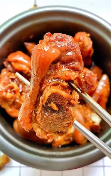 酱猪蹄怎么做才软糯入味_酱猪蹄高清图片拍摄技巧-第3张图片-山城妙识