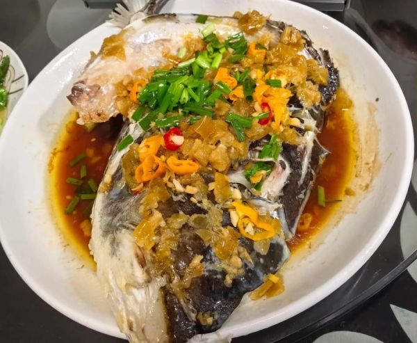 蒸胖头鱼头家常做法_胖头鱼头怎么蒸不腥-第1张图片-山城妙识 蒸胖头鱼头家常做法_胖头鱼头怎么蒸不腥-第1张图片-山城妙识