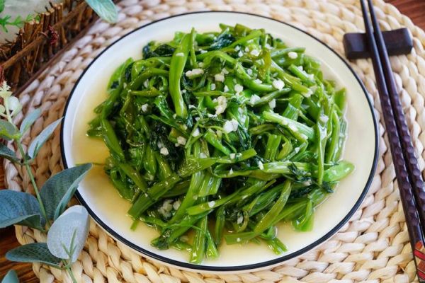 空心菜怎么炒才好吃_空心菜炒多久才脆-第1张图片-山城妙识