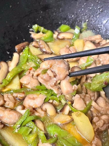 炒鸡胸脯肉怎么炒才嫩_炒鸡胸脯肉的家常做法-第2张图片-山城妙识