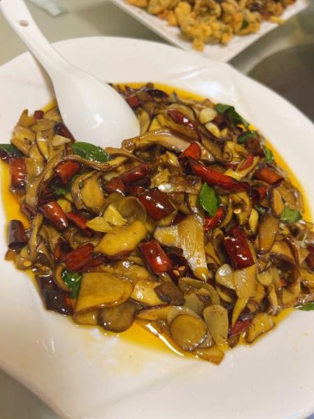 野蘑菇怎么做好吃_野蘑菇炒什么最香-第1张图片-山城妙识 野蘑菇怎么做好吃_野蘑菇炒什么最香-第1张图片-山城妙识