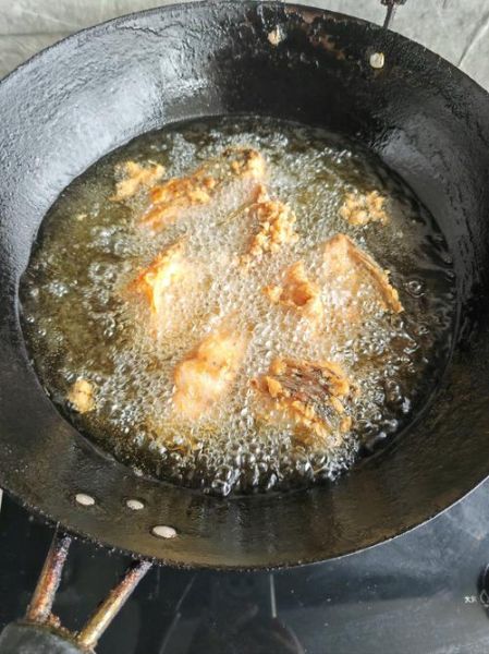 炸水鱼怎么做_炸水鱼怎么炸才酥脆-第1张图片-山城妙识