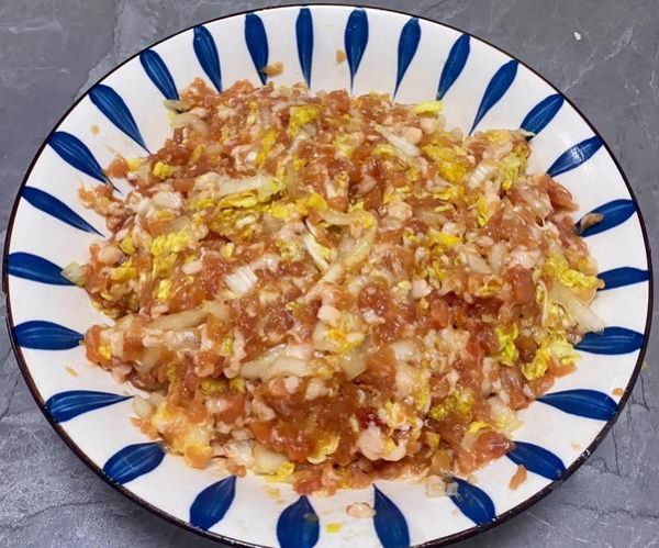 大白菜猪肉馅饺子怎么调馅_大白菜猪肉馅饺子要不要焯水-第1张图片-山城妙识