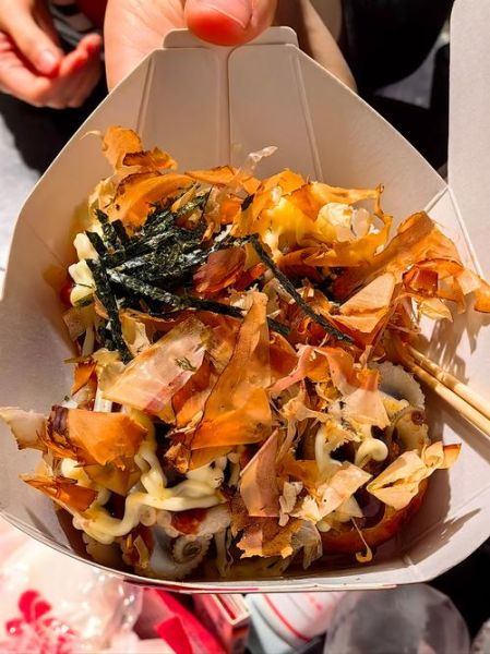 章鱼烧上面撒的是什么_木鱼花和海苔碎区别-第2张图片-山城妙识