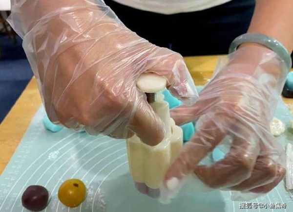 月饼的做法全过程视频_新手也能一次成功-第3张图片-山城妙识