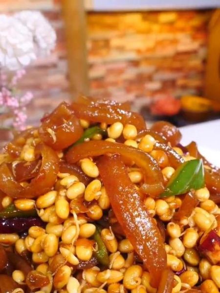 肉皮炒黄豆芽怎么做_黄豆芽炒肉皮的家常做法-第3张图片-山城妙识