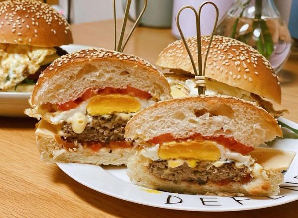 汉堡牛肉饼怎么做_冷冻汉堡牛肉饼怎么煎-第3张图片-山城妙识