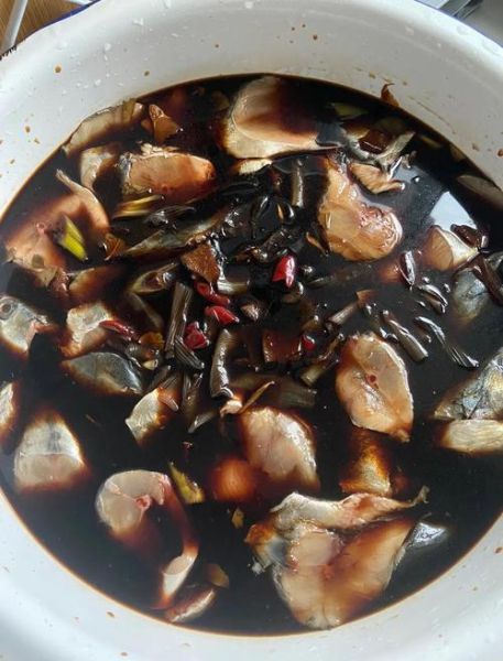 正宗烟台熏鲅鱼怎么做_烟台熏鲅鱼做法步骤-第1张图片-山城妙识 正宗烟台熏鲅鱼怎么做_烟台熏鲅鱼做法步骤-第1张图片-山城妙识