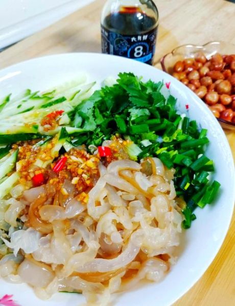 凉拌海蜇丝怎么做_凉拌海蜇要不要焯水-第1张图片-山城妙识