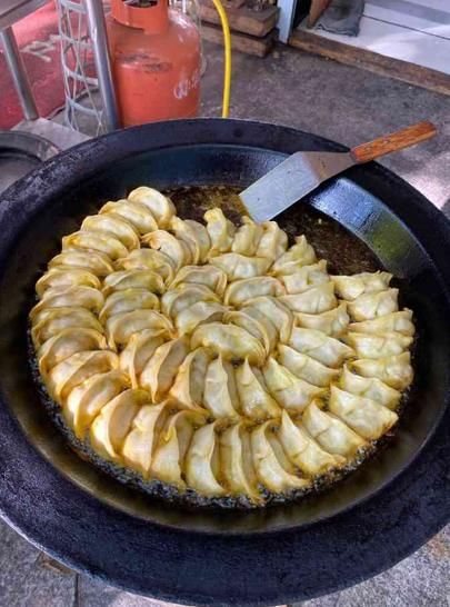 锅贴怎么煎不粘锅_锅贴皮怎么做才酥脆-第1张图片-山城妙识 锅贴怎么煎不粘锅_锅贴皮怎么做才酥脆-第1张图片-山城妙识