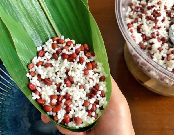 赤豆粽怎么包_赤豆粽要泡多久-第3张图片-山城妙识