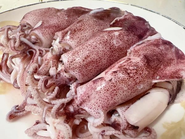 爆炒鱿鱼筒怎么做好吃_爆炒鱿鱼筒做法技巧-第1张图片-山城妙识 爆炒鱿鱼筒怎么做好吃_爆炒鱿鱼筒做法技巧-第1张图片-山城妙识