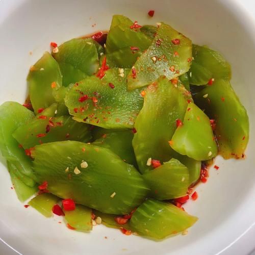 莴苣凉拌需要焯水吗_莴苣凉拌焯水多久-第2张图片-山城妙识