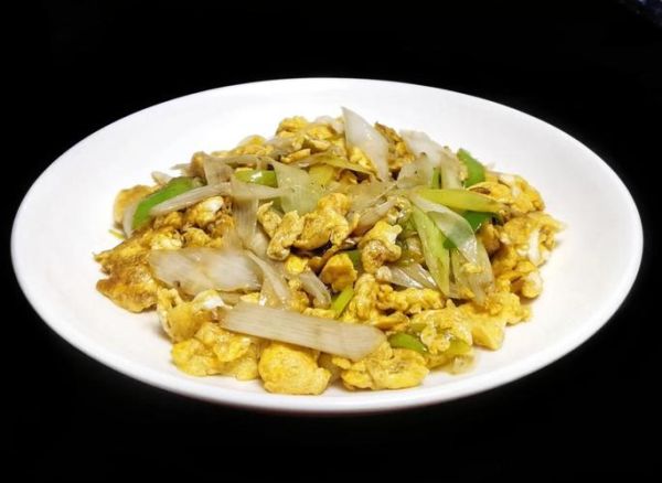 大葱炒鸡蛋怎么做_大葱炒鸡蛋先炒葱还是先炒蛋-第1张图片-山城妙识 大葱炒鸡蛋怎么做_大葱炒鸡蛋先炒葱还是先炒蛋-第1张图片-山城妙识