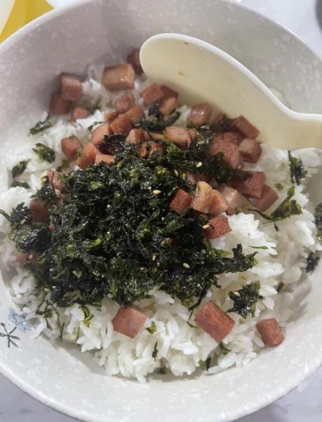 日式饭团怎么做_三角饭团捏法技巧-第3张图片-山城妙识 日式饭团怎么做_三角饭团捏法技巧-第3张图片-山城妙识