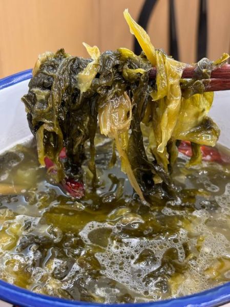 酸菜火锅怎么做好吃_酸菜火锅底料怎么炒-第1张图片-山城妙识