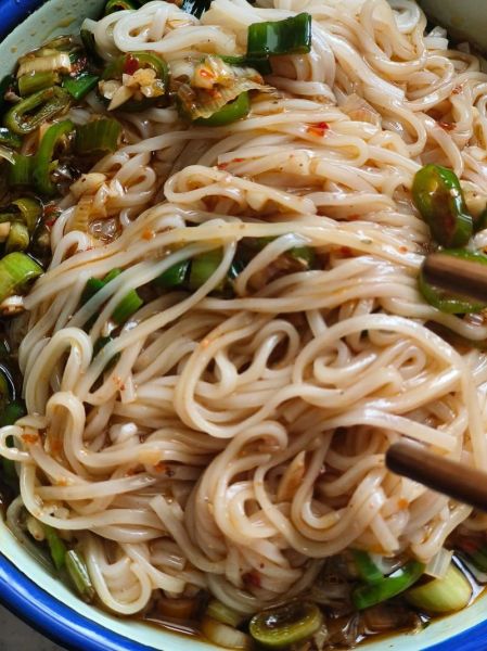 凉面条怎么做好吃_家常凉面条的做法大全-第2张图片-山城妙识