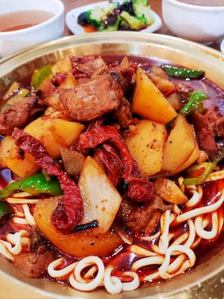 大盘鸡拌面怎么做_大盘鸡拌面好吃吗-第1张图片-山城妙识