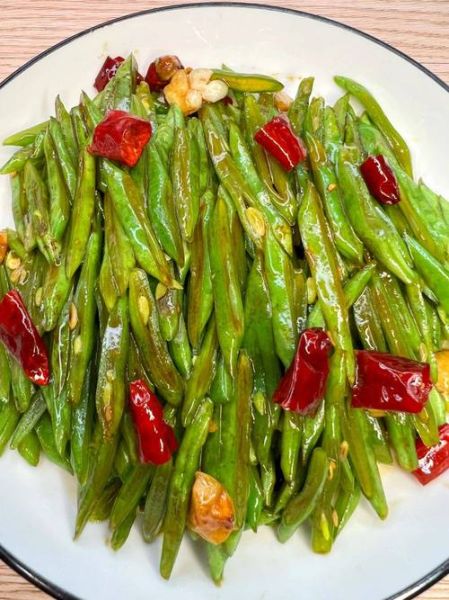 炒四季豆怎么炒才脆嫩_四季豆要不要焯水-第3张图片-山城妙识 炒四季豆怎么炒才脆嫩_四季豆要不要焯水-第3张图片-山城妙识