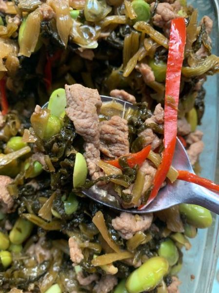 雪里蕻炒肉丝怎么做_雪里蕻炒肉丝用焯水吗-第3张图片-山城妙识