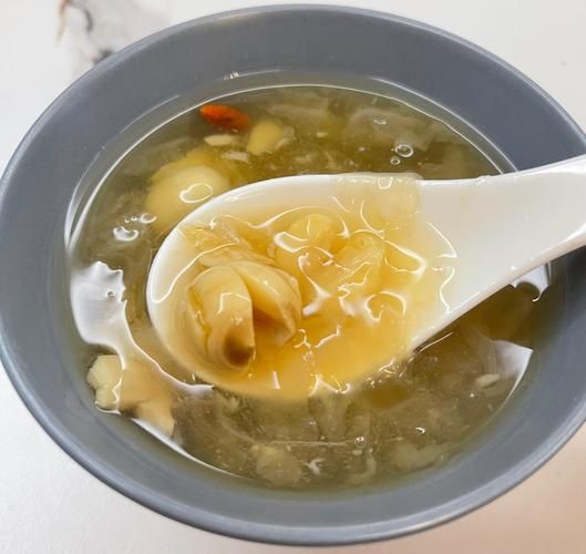 百合莲子银耳汤的做法_百合莲子银耳汤的功效-第1张图片-山城妙识 百合莲子银耳汤的做法_百合莲子银耳汤的功效-第1张图片-山城妙识