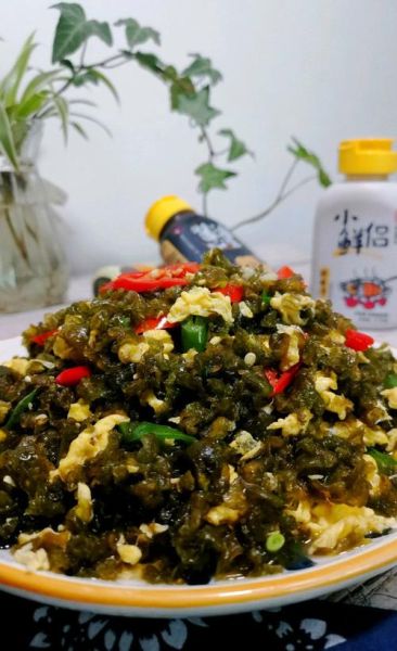 地皮菜炒鸡蛋怎么炒不腥_地皮菜炒鸡蛋窍门-第1张图片-山城妙识