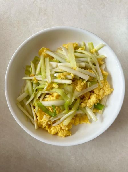 韭黄炒蛋怎么炒才嫩_韭黄炒蛋的营养价值-第3张图片-山城妙识