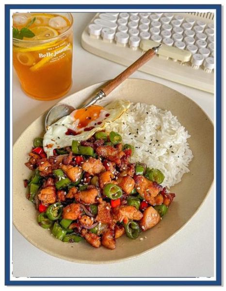 辣子鸡丁盖浇饭怎么做_辣子鸡丁盖浇饭热量高吗-第1张图片-山城妙识