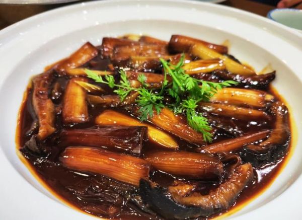 葱烧海参怎么做_葱烧海参的来历-第3张图片-山城妙识 葱烧海参怎么做_葱烧海参的来历-第3张图片-山城妙识