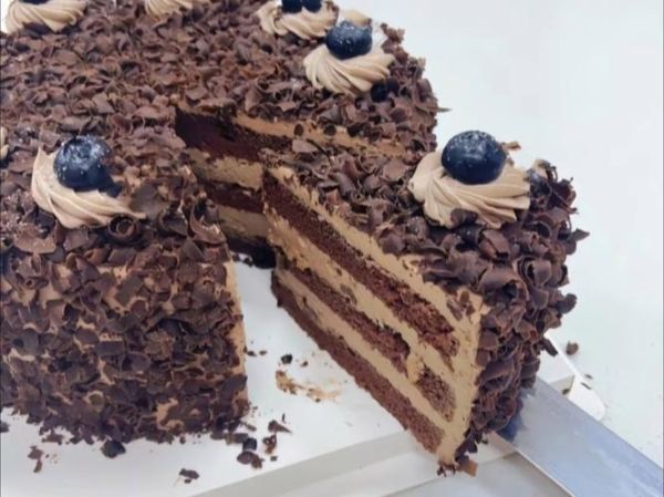 黑森林蛋糕怎么做_黑森林蛋糕需要哪些材料-第1张图片-山城妙识 黑森林蛋糕怎么做_黑森林蛋糕需要哪些材料-第1张图片-山城妙识