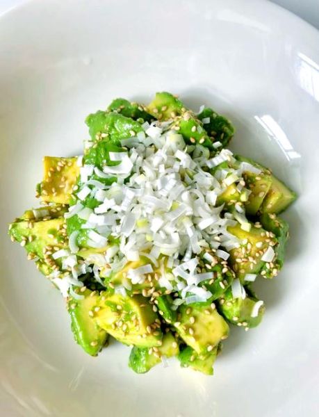 牛油果怎么吃好吃又简单_牛油果的正确吃法-第3张图片-山城妙识