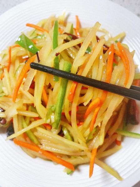 凉拌土豆丝怎么做才脆_土豆丝焯水几分钟-第1张图片-山城妙识
