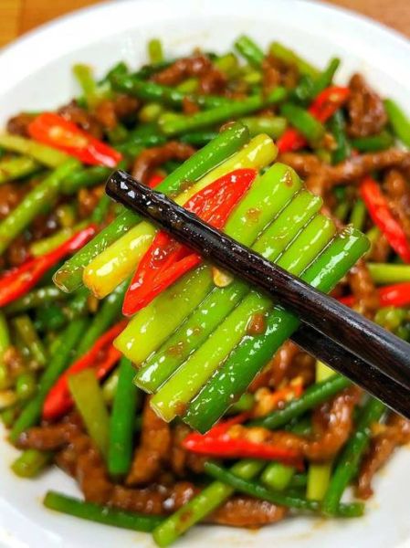 蒜苔炒肉怎么炒好吃_蒜苔炒肉的做法大全-第2张图片-山城妙识 蒜苔炒肉怎么炒好吃_蒜苔炒肉的做法大全-第2张图片-山城妙识