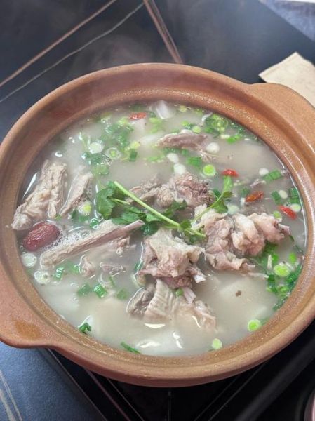 羊排煲汤要配什么材料_羊排煲汤放什么配料好喝-第3张图片-山城妙识 羊排煲汤要配什么材料_羊排煲汤放什么配料好喝-第3张图片-山城妙识