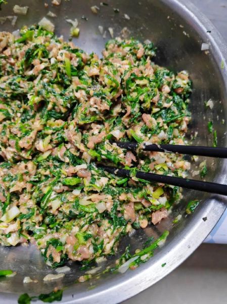 荠菜饺子馅怎么做_荠菜饺子馅怎么调好吃-第1张图片-山城妙识