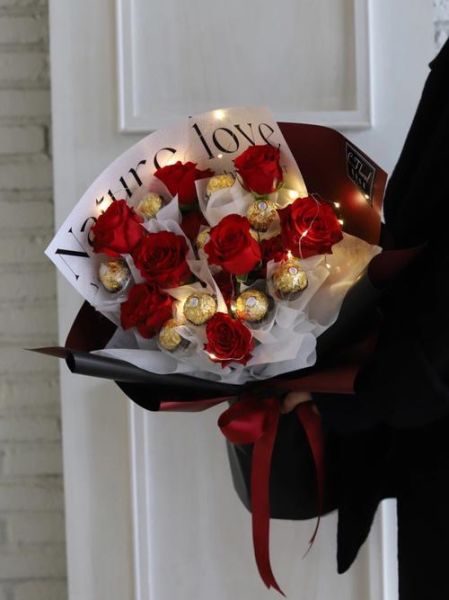 玫瑰花巧克力怎么做_玫瑰花巧克力送女友合适吗-第1张图片-山城妙识